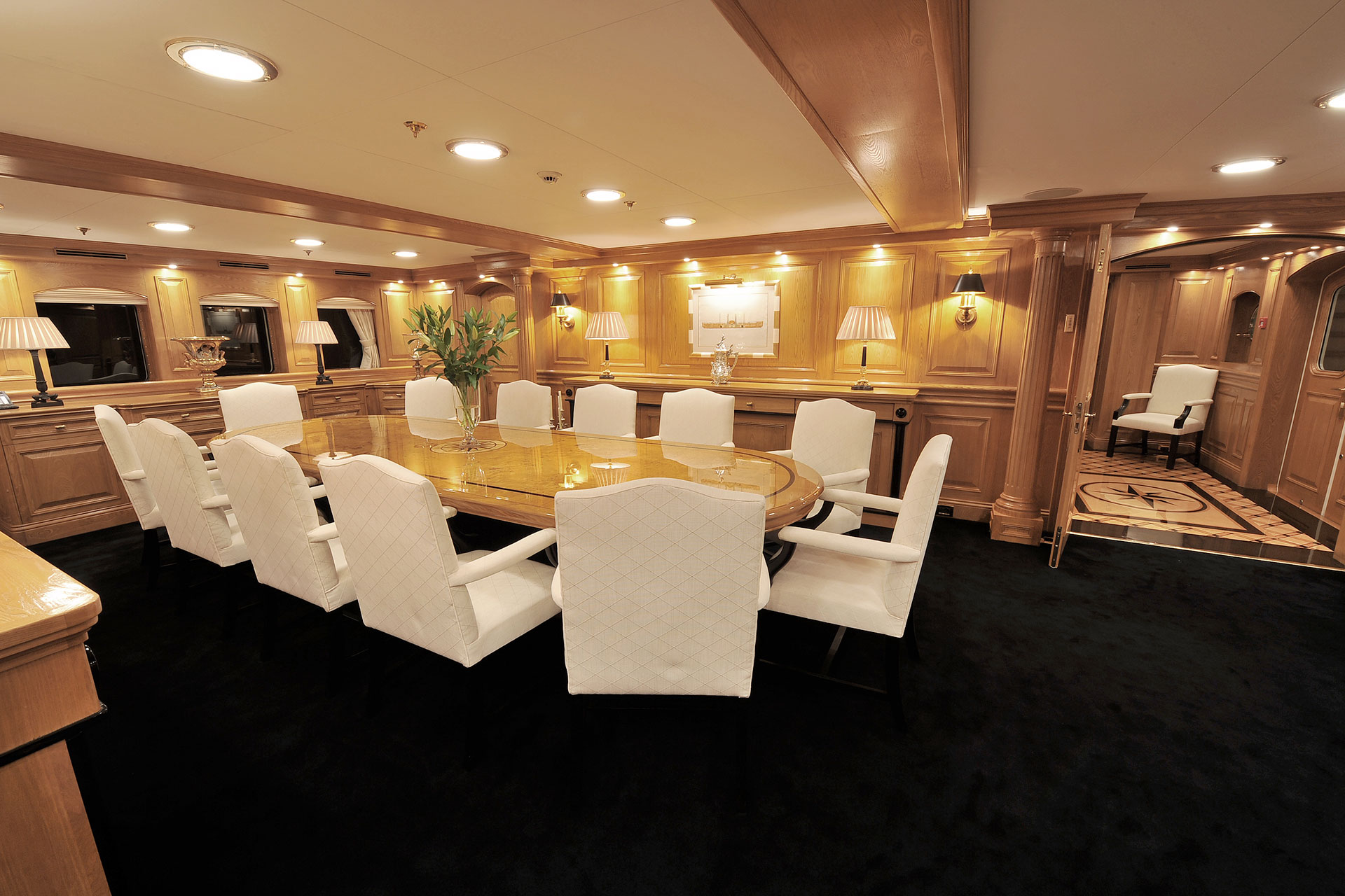 Dining Table Image Gallery – Luxury Yacht Browser | by CHARTERWORLD ...